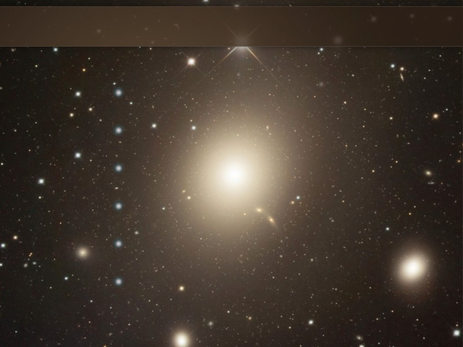 Galáxias Elípticas - Astronomia